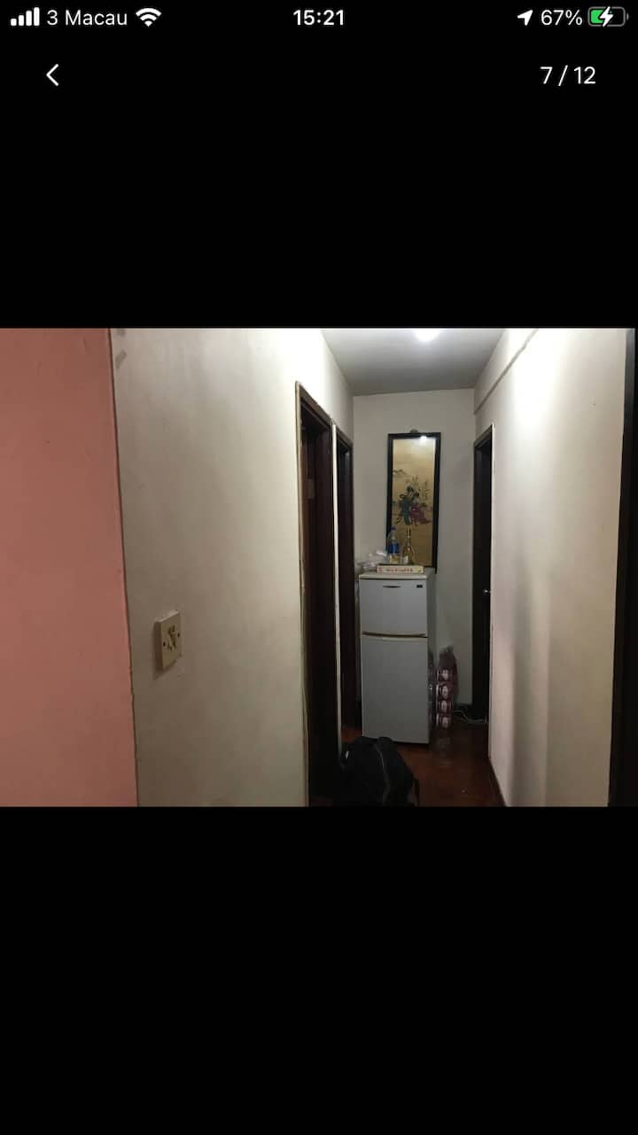 地鉄站上蓋三房公寓，交通非常便利，適合一家大小或团隊租赁。 - Hong Kong