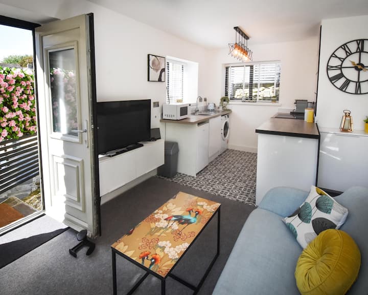 Honey Lodge -
Cosy Stone Cottage Retreat X - Sheffield