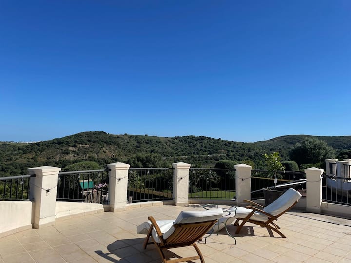 Luxury Three Bed Condominium - Sotogrande