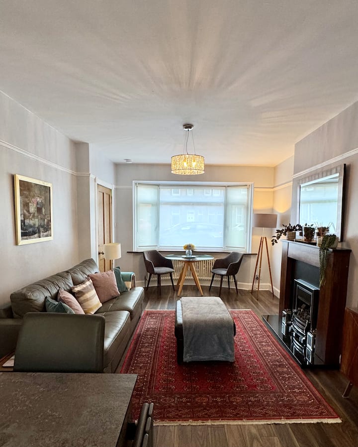 Central & Cosy Two Level Home Close To New Town - Edimburgo