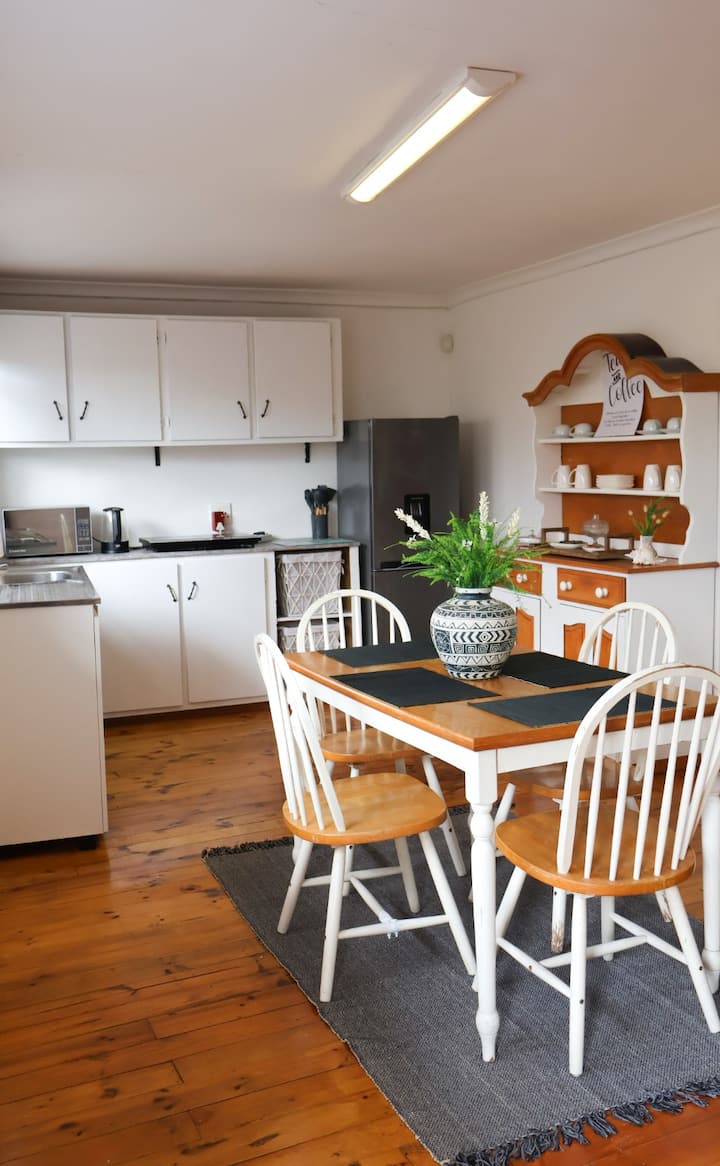Cosy And Charming Apartment In Jeffrey's Bay. - Bahía de Jeffreys