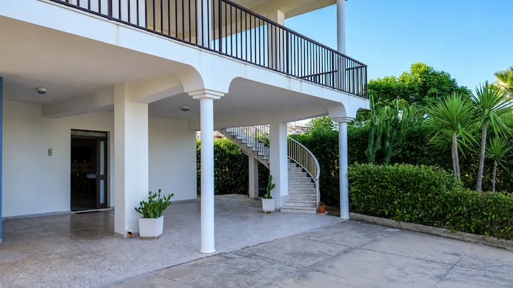 Villa Leuka San Lorenzo: Piano Primo 300m Dal Mare - San Lorenzo