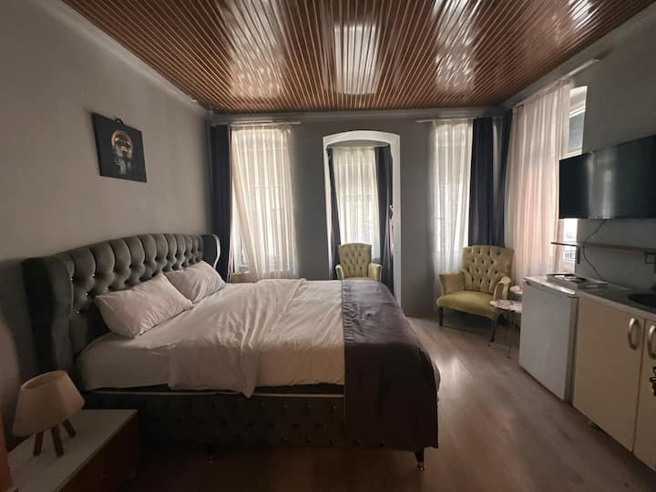 Central Suit 200 Mt To Istiklal! - Istanbul