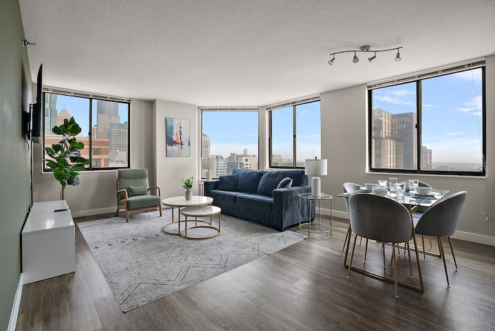 City View Apt On The 25th Fl. - Parking & Pool - Minneapolis, MN