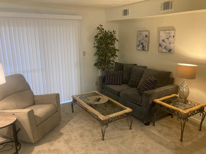 Beautiful Monthly Apt. -Near Everything - Norfolk, VA