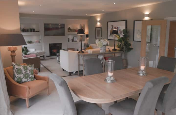 Stylish And Cosy Village House - Stunning Views - Tarporley