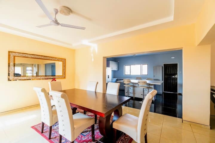 5 Star Luxurious Victoria Falls Holiday Resort - Victoria Falls