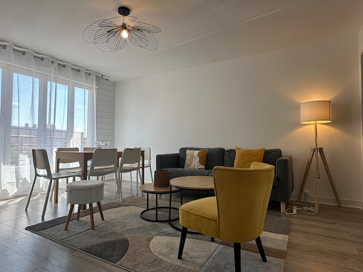 T4 Confortable - Proche Port - Parking - Balcon - Vannes