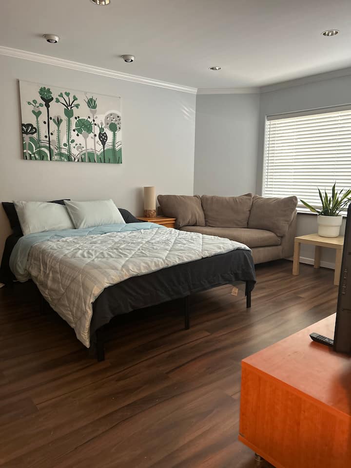 2 Bedrooms Basement Suite In Vancouver - Richmond