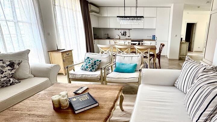 Flores Garden B19-20 
Stunning 2 Bdr Apt With Pool - Chernomorets