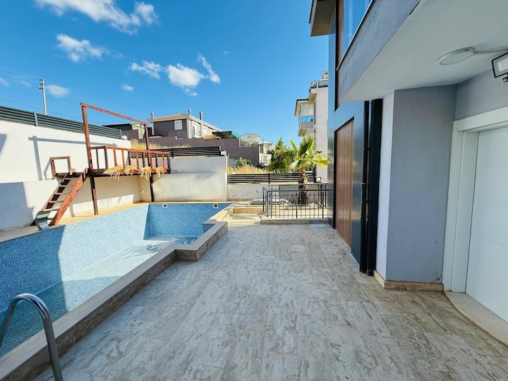 Günlük Kiralık Havuzlu Villa - Urla
