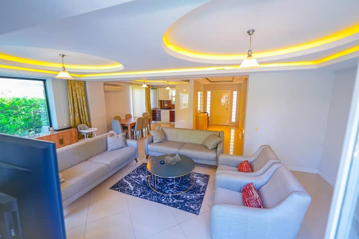 ÇAlış Lorenz Villa 5+1 Havuzlu - Çalış Beach