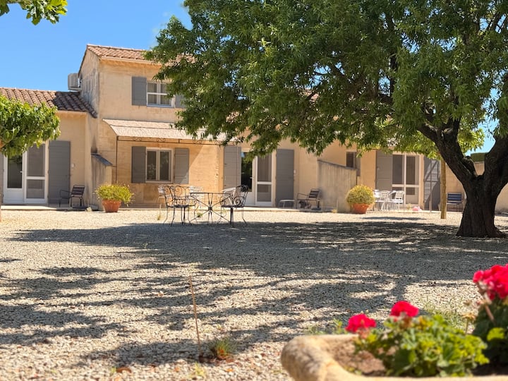 Les Gites Ruraux Du Domaine De Laforest. - Arles