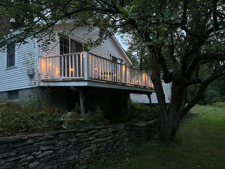 Countryside Cottage With Private Deck - Montpelier, VT