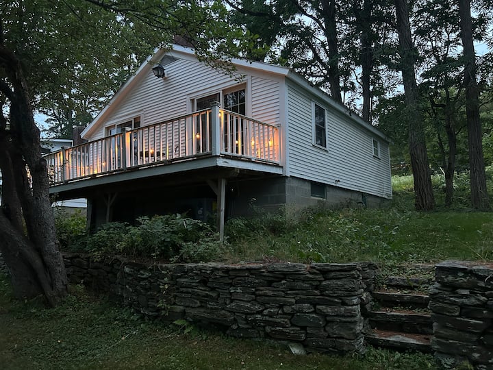 Countryside Cottage With Sauna And Fireplace - Montpelier, VT