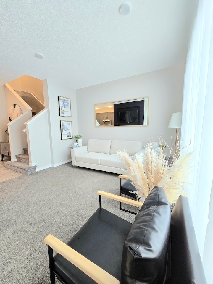 Family Friendly | Wt Ac | Near Airprt / Cross Iron - Calgary
