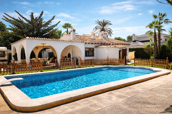 Villa Rabesma. Cabo Roig,
A 5 Min A Pie De Playas - La Zenia