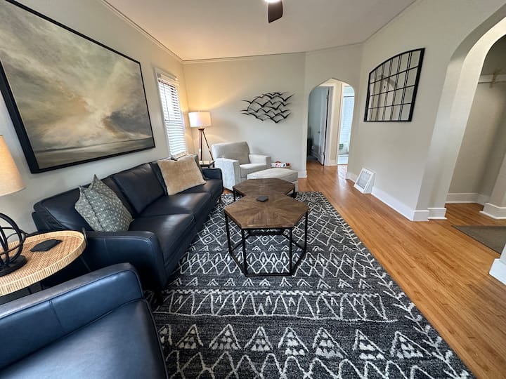 Stylish Family Home By Park & Splash Pad - Sioux City, IA