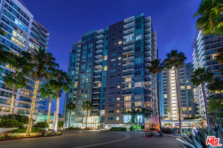 2 Br And 2 Bath Marina Del Rey Luxury Condo - Marina del Rey, CA