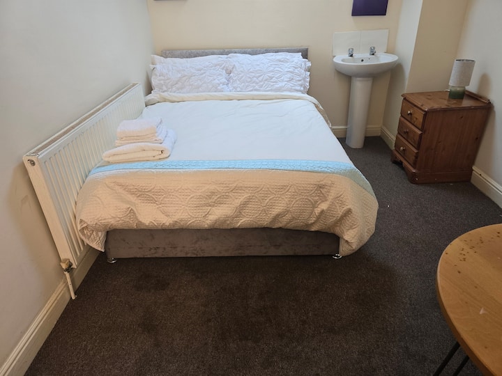 Realwood Homes Birrell Road Entire House - Nottingham