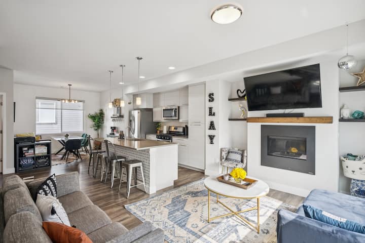 3br Modern Retreat Red Rocks | Sloan Lake| Stadium - Lakewood, CO