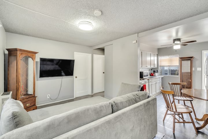 Modern 2br Apartment | Gated | Parking - Compton, CA