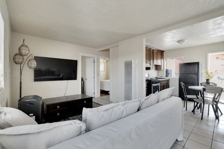 Modern 2br Apartment | Gated | Parking - Carson, CA
