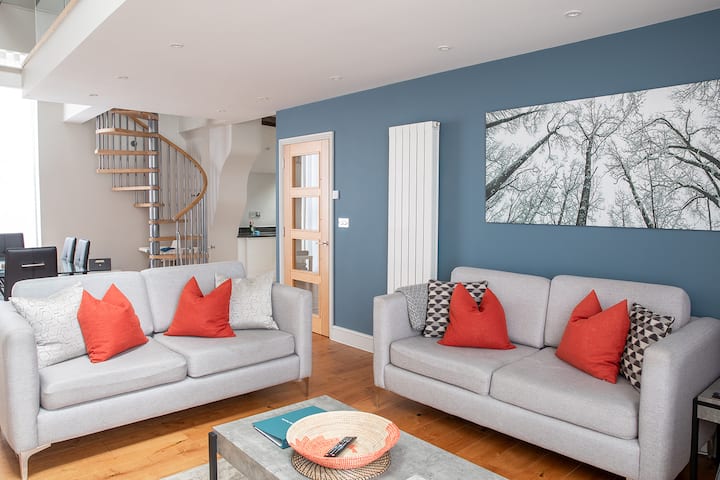 Under New  Management- The Old Antique Shop - Holt