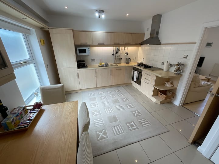 Luxury 3 Bedroom Corniche Apartment Crewe - Nantwich