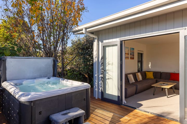 Idyllic Getaway - With Private Spa - Taupo