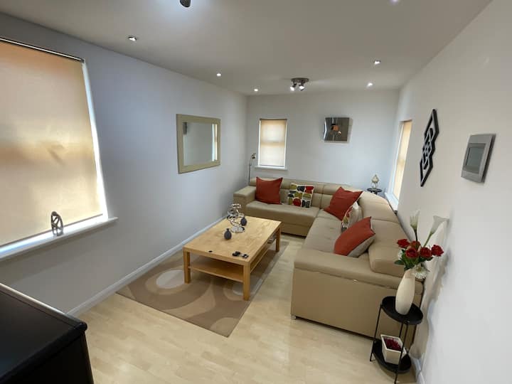 Luxury 2 Bedroom Brooklands Apartment Crewe - Nantwich