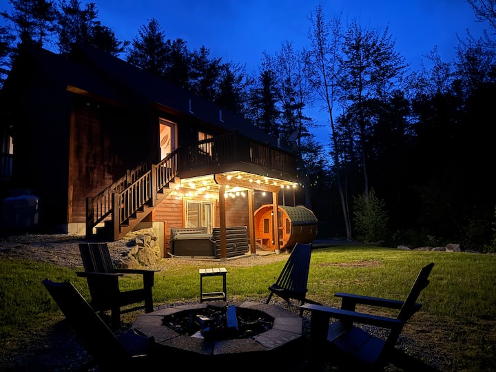 Modern Rustic Cabin With Hot Tub & Sauna - Bethel, ME