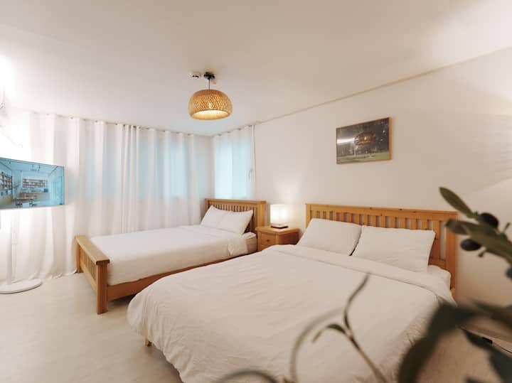 [오롯-집] 고려대역 2분/명동,종로,ddp,이태원 25분/~6인 - Seoul