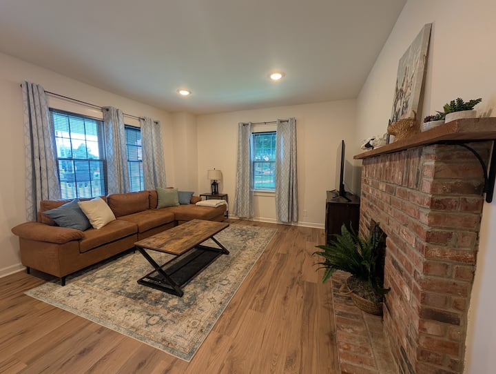 Mule Town Home - Columbia, TN