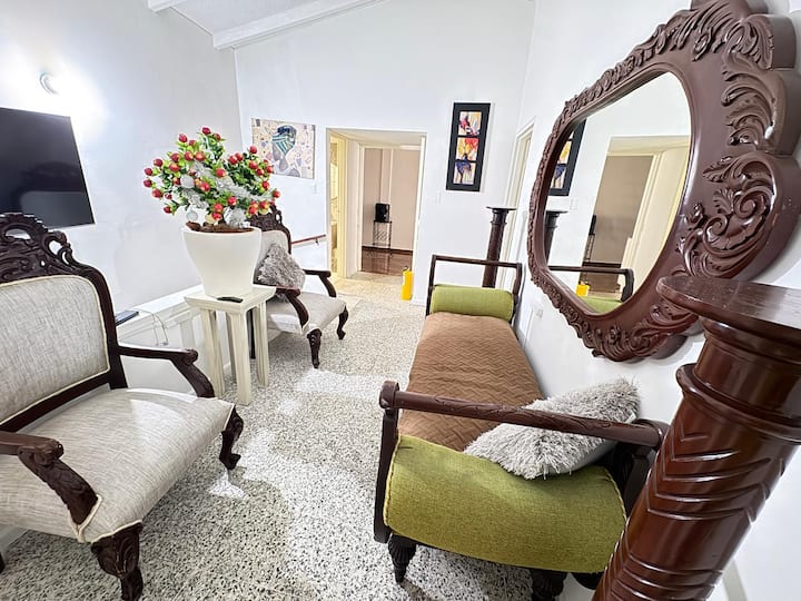 Casa Con Terraza, Aire Acondicionado Y Parqueadero - Palmira