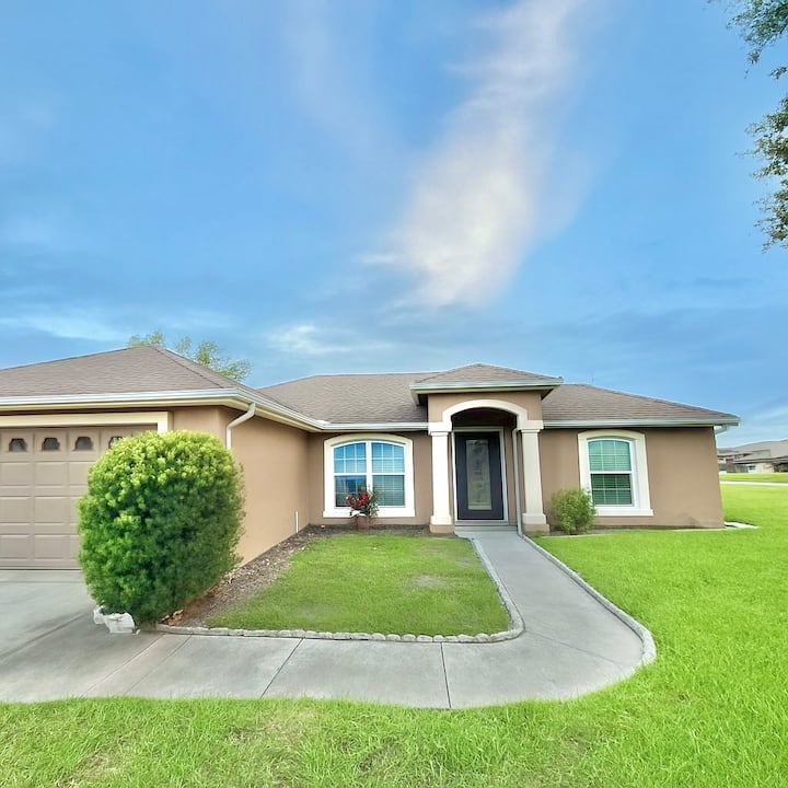 Relaxing 3br Retreat • 30 Min To Beach & Orlando - Deltona, FL