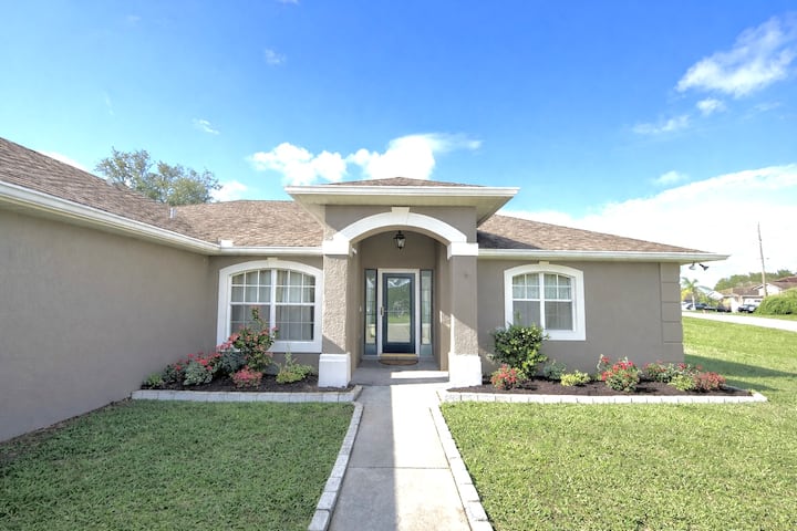 Relaxing 3br Retreat • 30 Min To Beach & Orlando - DeLand, FL