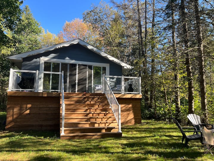 Muskoka River Retreat - 브레이스브릿지