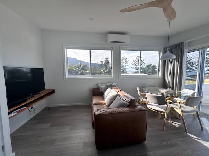 The Upper Deck - Austinmer