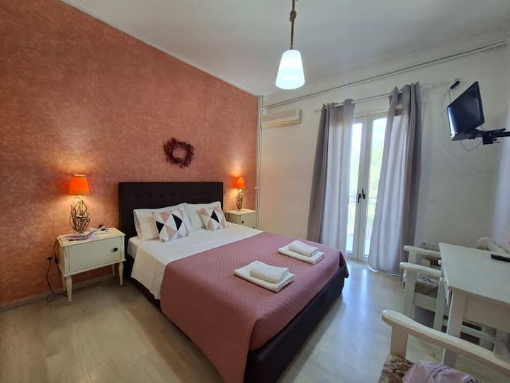 Spiros Apartments - Paxi