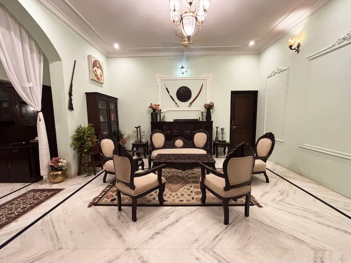 Otla- Tibari Room - Jaipur