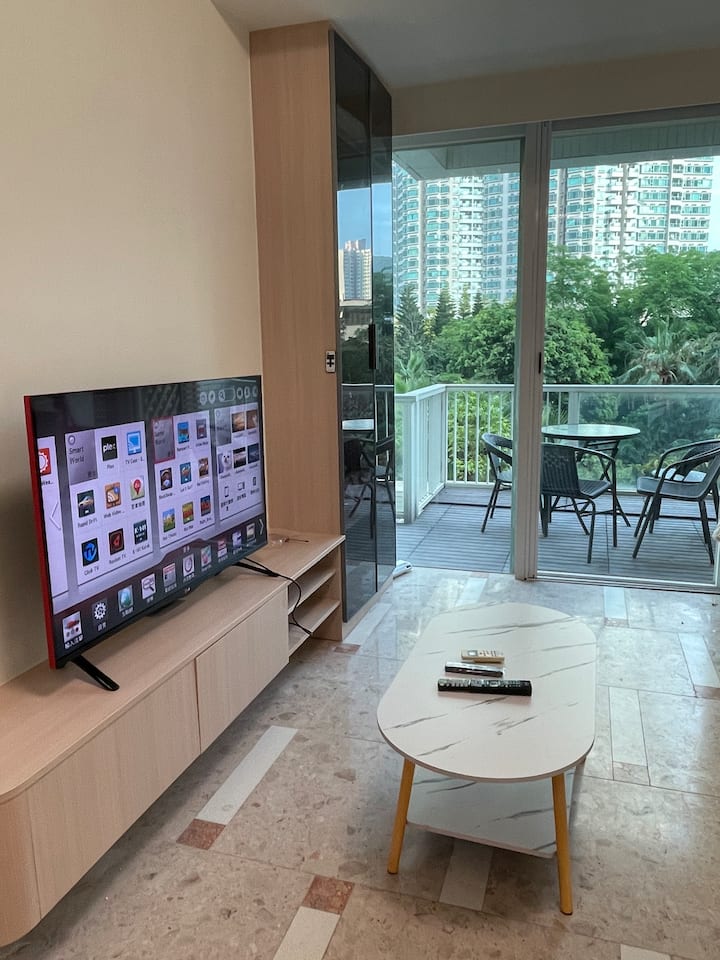 Full Apartment With Balcony - Hong Kong Airport (HKG)