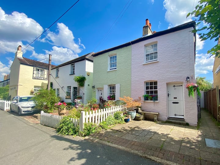 Chancery Cottage - Croydon, UK