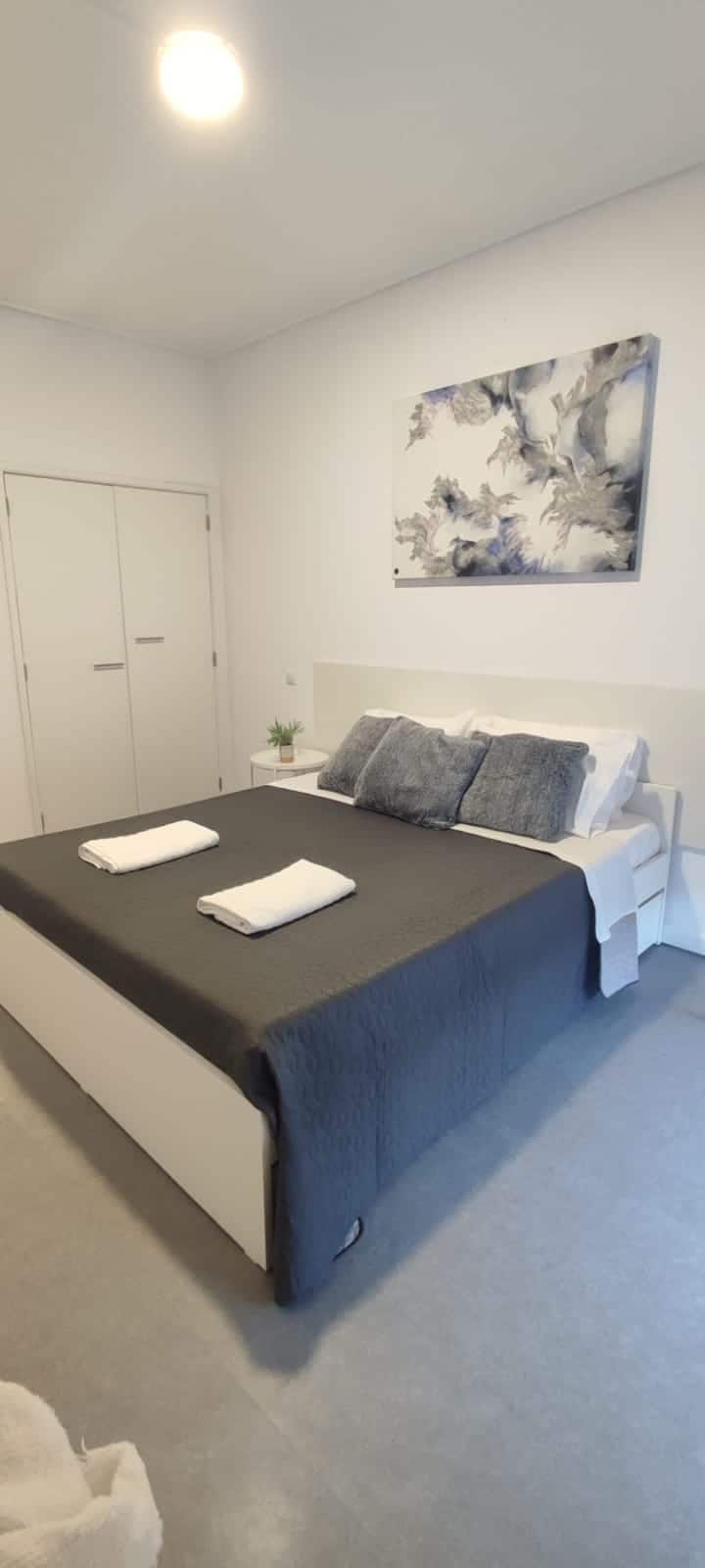 Q309 - Quarto Duplo Com Terraço - Braga