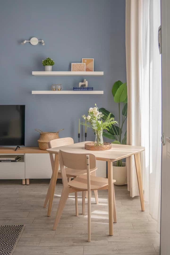 Tomica: Tra Mare E Centro Storico Di Cagliari. - Cagliari