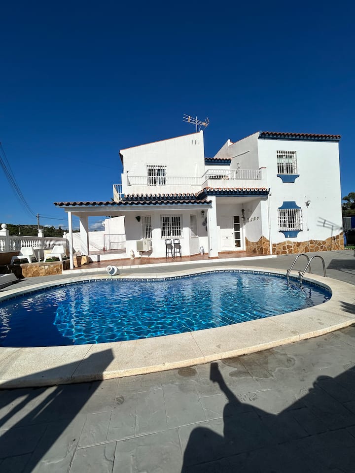 Casa Malaga Cerca Aeropuerto Y Playa
Con Piscina - Benalmádena