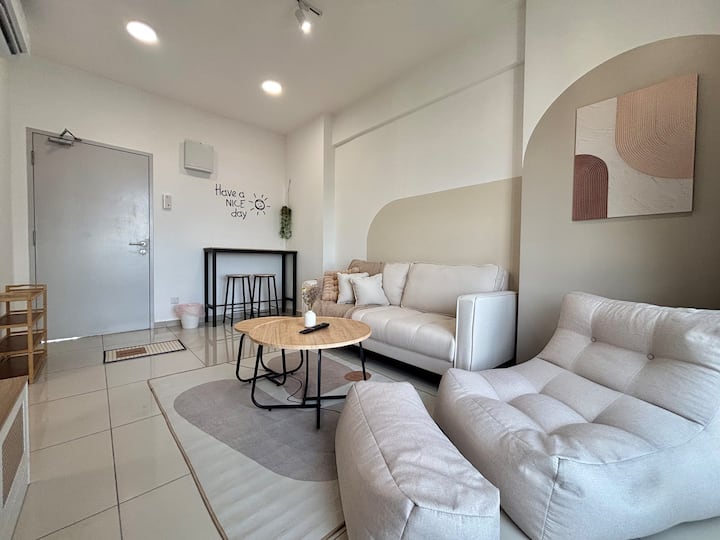 Midas Seri Alam｜comfort Muji 2bd4pax｜netflixwifi - Masai