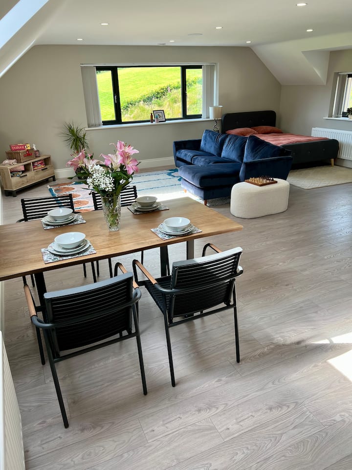 Ladyhill Lodge - Private Annex - Antrim