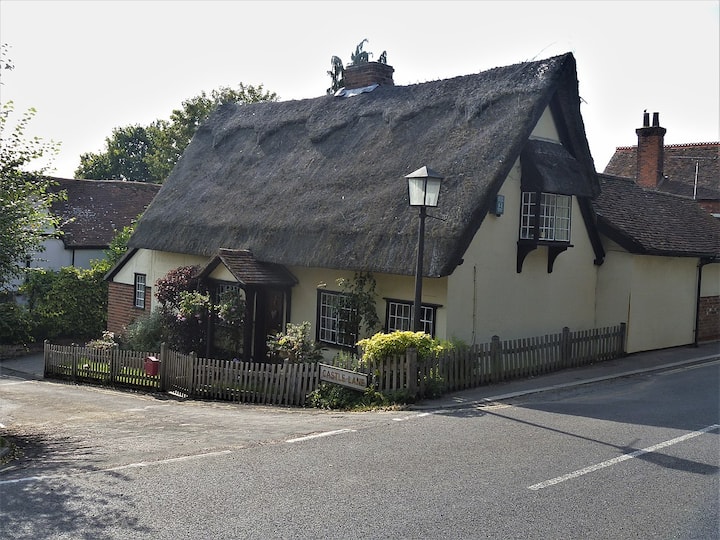 Beautiful Cottage Opposite The Castle! - Essex