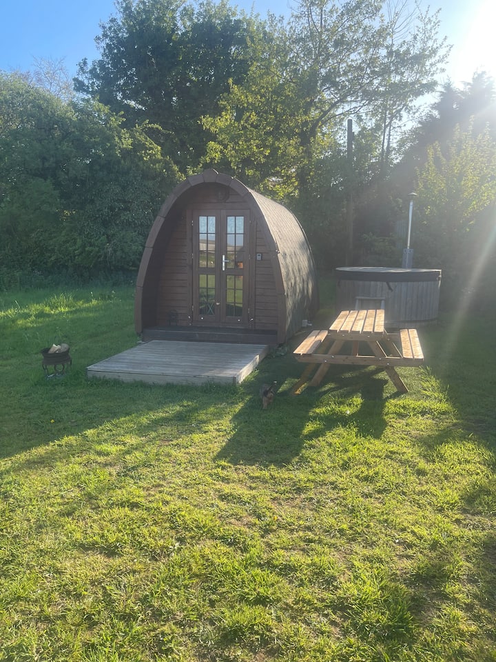 The Pod - With Own Hot Tub And Log Sauna - Bath